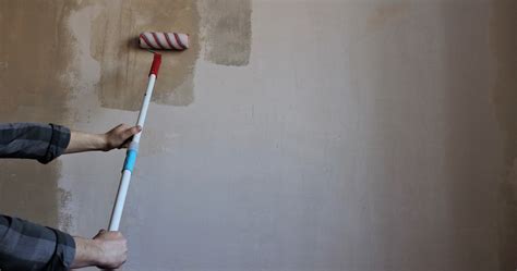 Можно ли Грунтовать Стены Обойным Клеем Перед Поклейкой Обоев