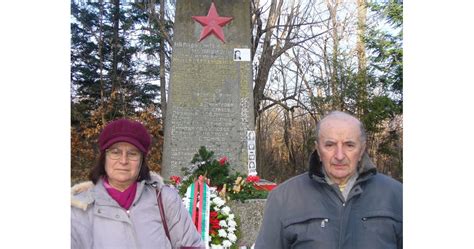 Стихове на Джон Ленън прозвучаха на поклонението пред жертвите в Ястребино