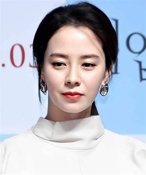 ‘mợ Ngố Song Ji Hyo Gây Sốt Tại Họp Báo Ra Mắt Intruder U40 Rồi Sao