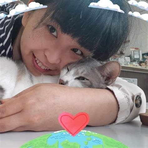 師培生也並沒有喔。20年前就遇到師大教授帶一堆實習生來偏鄉進行什麼關懷研究的。 那些師培生完全就是打卡上班，到點下班的樣子。到後期連教美勞摺紙