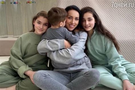 8 летний сын Алсу запел — исполнил хит вместе с мамой и известной артисткой