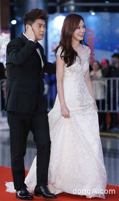 동아포토 전현무 장예원 에스코트하며