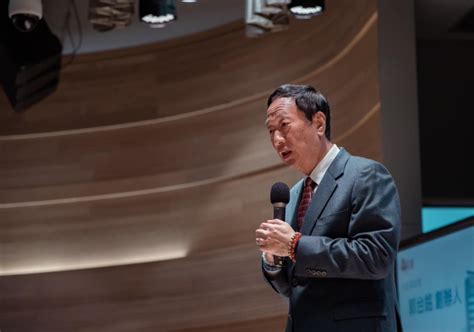 郭董「禽獸食祿」勝「朽木官」？網敲碗選總統：文言文罵人好用 城市學