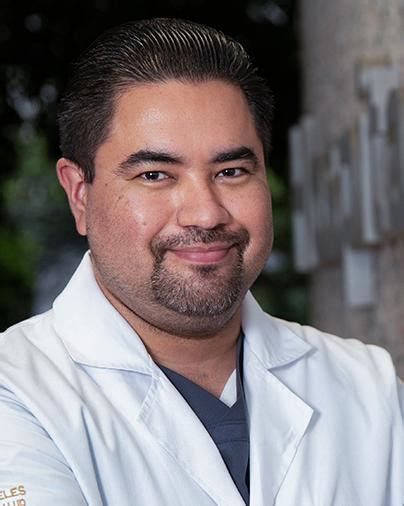 Dr Román Hernández Ríos Hospitales Angeles