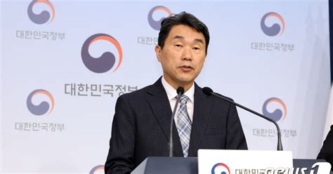 이주호 교원평가 폐지도 검토할 수 있다…교사들과 논의 [일문일답]
