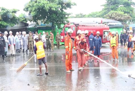 မြစ်ကြီးနားမြို့၌ မြစ်ရေပြန်လည်ကျဆင်းသွားပြီး စုပေါင်းသန့်ရှင်းရေးလုပ