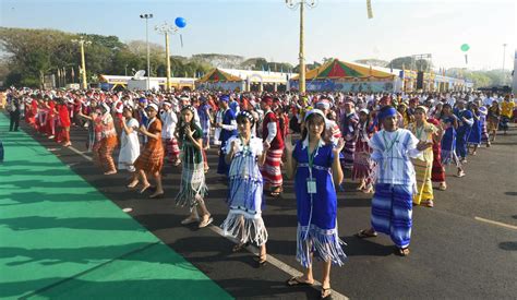 ၇၆ နှစ်မြောက် ပြည်ထောင်စုနေ့အထိမ်းအမှတ်ပြခန်းနှင့် ဈေးရောင်းပွဲတော် ဖ
