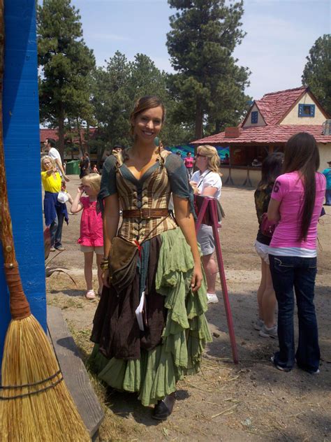 Pin By Paige Ervin On Fantasy Costuming Renaissance Festival Outfit