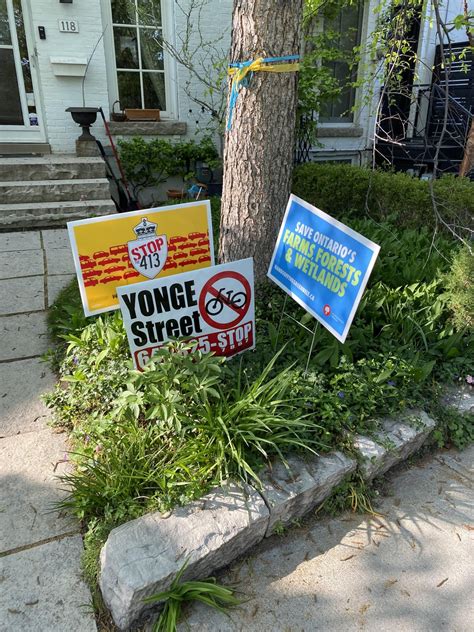 Playing Both Sides I See Rtoronto