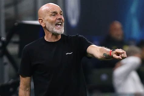 Bufera Milan Un Senatore Rischia Il Posto Pioli Cambia MilanWeb It