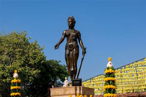 [i Will Go Thailand] อนุสาวรีย์พระนางจามเทวี ที่นี่ถือว่าเป็นสถานที่