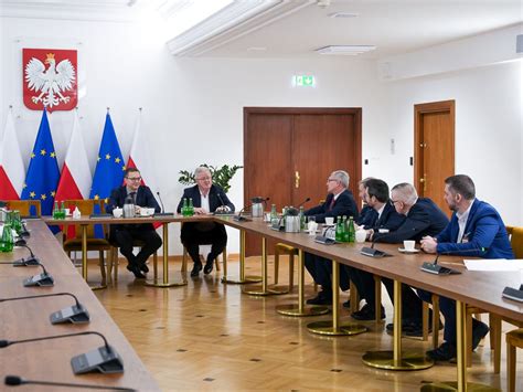 Czy na stacjach pojawi się paliwo złożone prawie wyłącznie z etanolu Aktualności Rolnicze