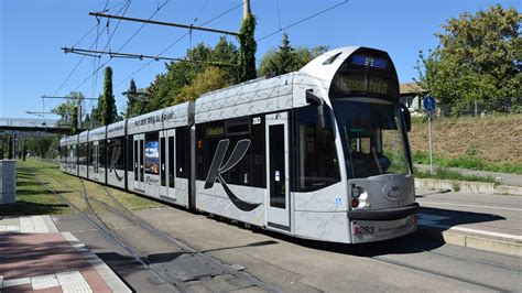 Mit der Straßenbahn nach Freiburg Vauban Eine GT8N Straßenbahn in der