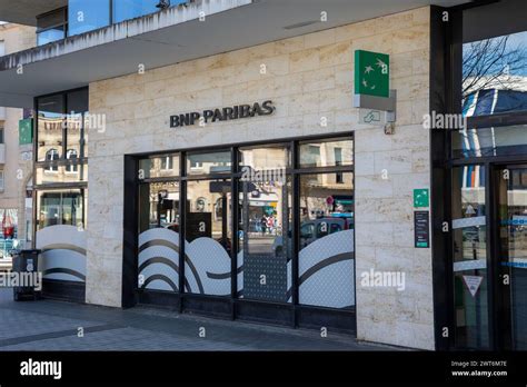Bordeaux France 03 07 2024 Bnp Paribas Logo Brand And Chain Text