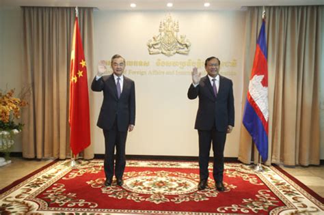 王毅同柬埔寨副首相兼外交大臣布拉索昆举行会谈 国家国际发展合作署