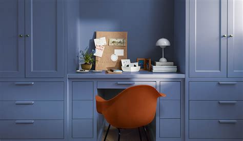Marka Benjamin Moore Wybrała Kolor Roku 2024 Głęboki Błękit Blue Nova