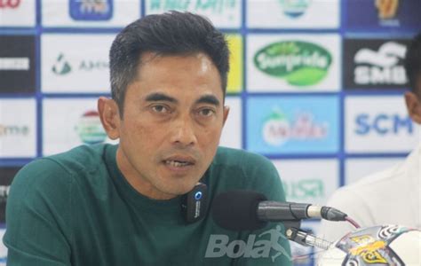 Seto Lempar Pujian Untuk Thomas Doll Jelang Duel PSS Lawan Persija