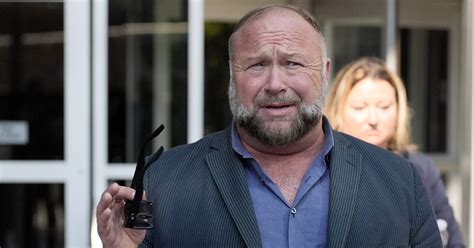 Alex Jones Infowars Sold At Bankruptcy Auction Promptly Shut Down
