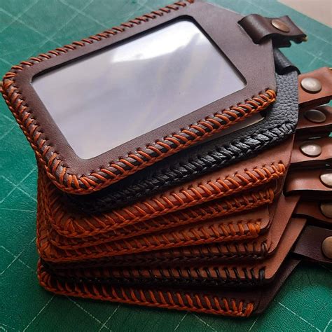 ซองใส่บัตรพนักงานหนังแท้