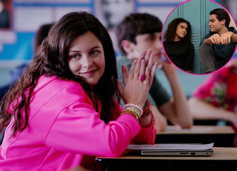 Ginny And Georgias Sara Waisglass On Maxs Season 2 Love Triangle Us