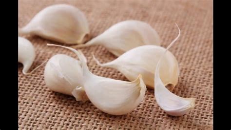 10 Natural Remedies For Athletes Foot Youtube