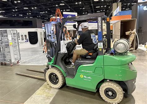 Difference Between A Forklift And A Telehandler Illuminating Plantclassifieds Plant Hire