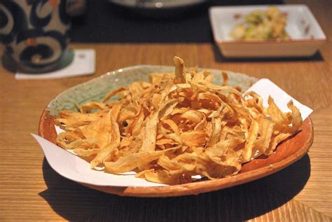 炸牛蒡 招待 炸得非常酥脆調味和鹽巴的加減也非常到位吃起來非常舒服 美雄 Flickr