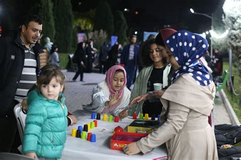 لحظات خوش پدر و دختری خوشگذرانی باباها با دخترها در این بوستان همشهری آنلاین