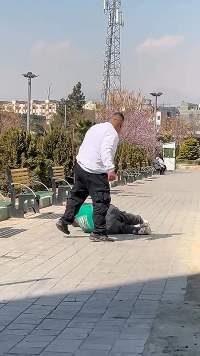 دوربین مخفی شوخی خرکی با بچه های فلاح😂 Youtube