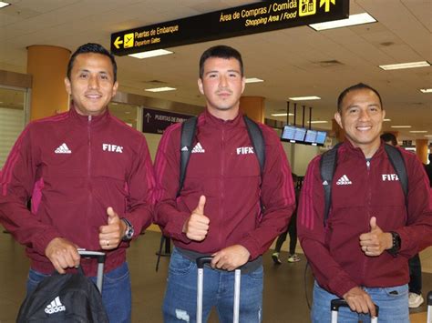 A dejar en alto el nombre del Perú árbitros partieron rumbo al Mundial