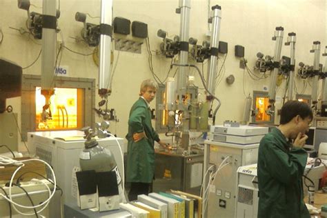 60 Jahre Netzsch Gerätebau Die Entwicklung Neuer Laser Flash Apparaturen Netzsch Analyzing