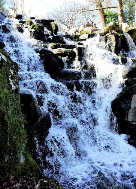 Premium Photo River Flowing Through Rocks