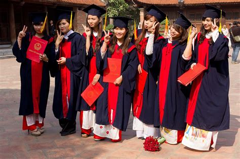 10 Toga Wisuda Paling Unik Dari Berbagai Universitas Di Dunia