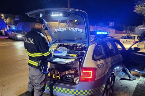 BAT Movida Nella Bat Controlli Della Polizia Di Stato Con Drug Wipe E Etilometro