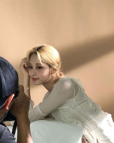 Twice ツウィ チャールズニュースとユーモア