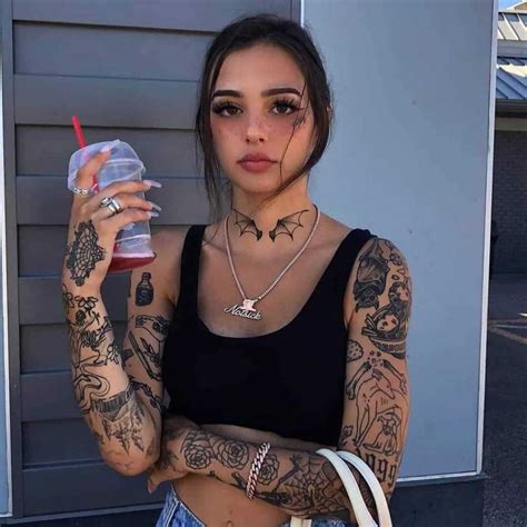 20 Best Neck Tattoos For Females With Meaning To Inspire You Ke