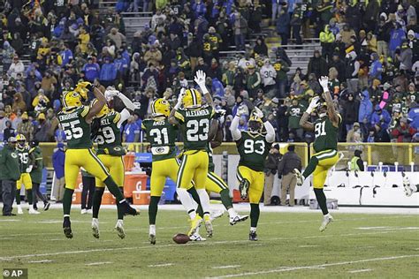 Packers Donate 100 000 Worth Of Defibrillators After Damar Hamlin S
