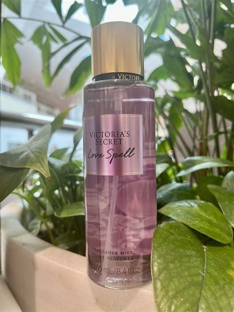 Victorias Secret Love Spell Body Mist 250ml Woody