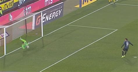 Ivan Guteša Se Nameće Kao Prvi Golman Zvezde Mladi čuvar Mreže Odbranio Penal Protiv Tsc A