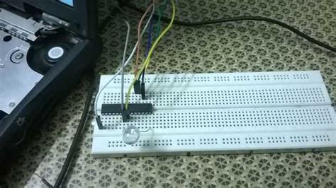 Más simple programador AVR paralelo de puerto Paso 2 Conexión entre