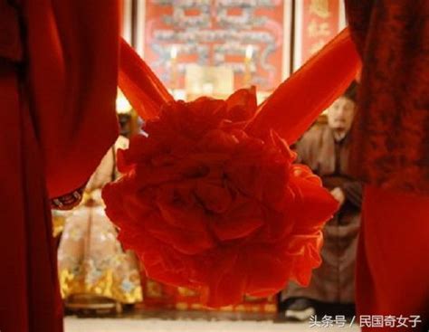 髮妻是童養媳，兩人婚後非常恩愛，然三年不到髮妻卻服毒自盡 每日頭條