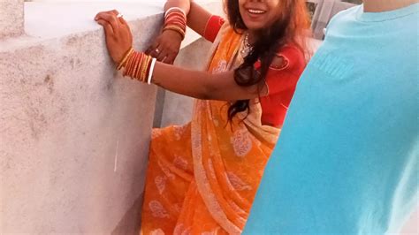 Bhabi Ko Chat Pe Kapde Uthane Ke Bahane Me Impress Karke Chod Liya