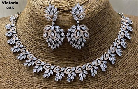 Pin By Pst Mrs Ruth Abaya On Emerald Jewellery Ankle Jewelry Diamond
