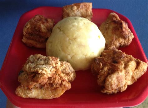 Mofongo De Pana Con Chicharrones De Pollo