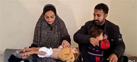 على شفا الهاوية في غزة الأطفال يتضورون جوعا وسوء التغذية يهدد حاضرهم