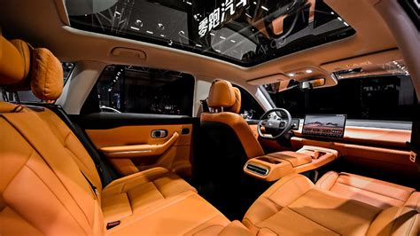 لیپ سی10 ؛ شاسی بلند چینی با پشتوانه اروپایی و برچسب قیمت ارزنده تصاویر