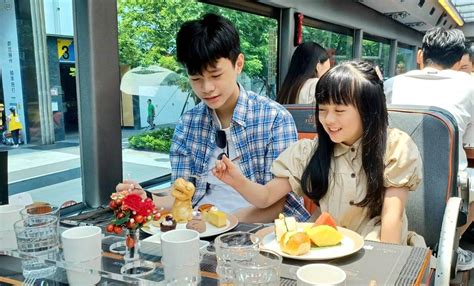 雙層餐車上路！台北遠東香格里拉打造流動饗宴 台北日夜美景佐餐 觸食旅