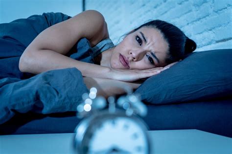 「疲れてるのに眠れない…」ストレス不眠の原因と対策／医師監修 女子spa！