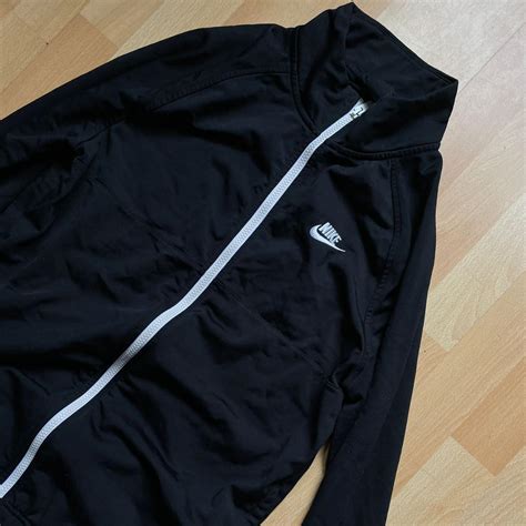 Step Up Your Gym Game With This Sleek Black Nike Depop