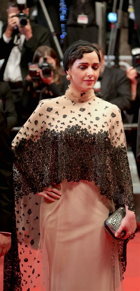 گزارش تصویری از حضور اصغری فرهادی، ترانه علیدوستی و عوامل فیلم فروشنده روی فرش قرمز جشنواره کن